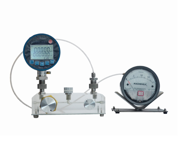 HS700 Vacuum Comparator | Hylec Controls